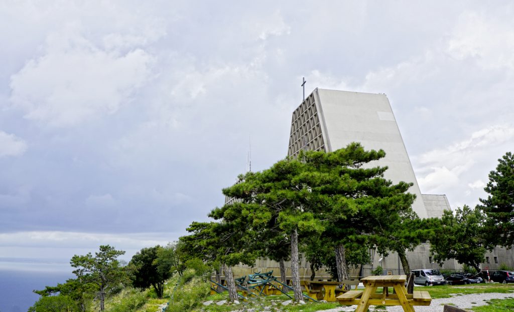 Monte Grisa: Eine Kirche als Monument – Triest24